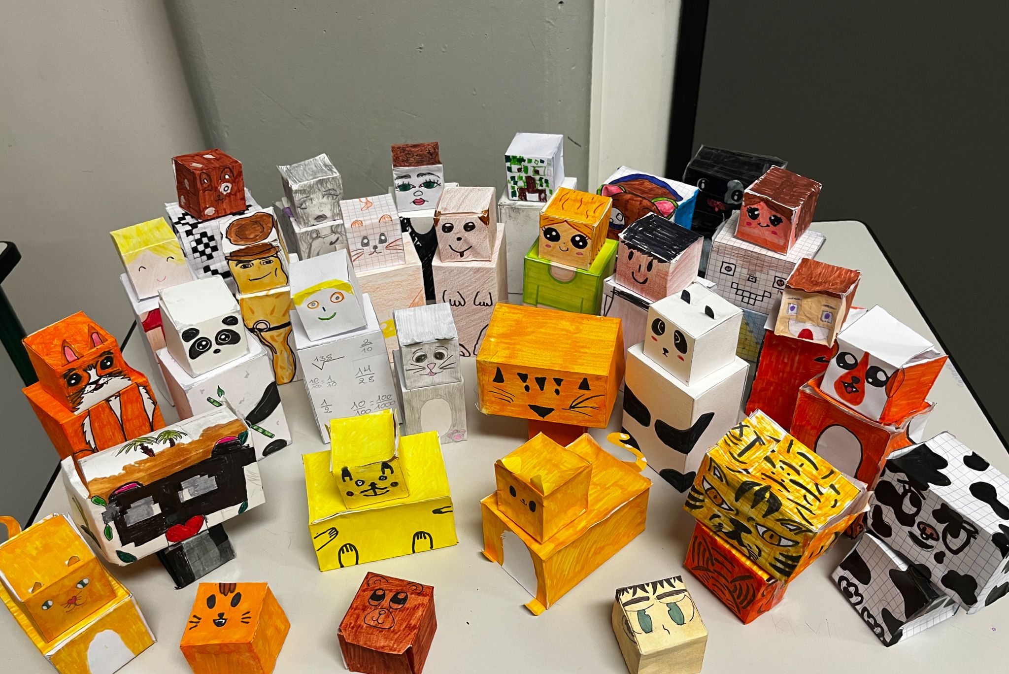 Paper-toy mathématiques - Collège Armand Lanoux